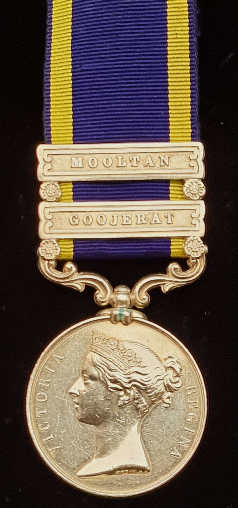 P13 SINGLE: Punjab Medal 1849 two clasps: ‘Goojerat’ ‘Mooltan’ impress ...